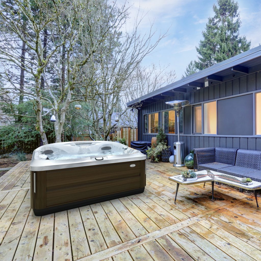 Jacuzzi J-475™ hot tub | Large designer hot tub with lounge seat ...